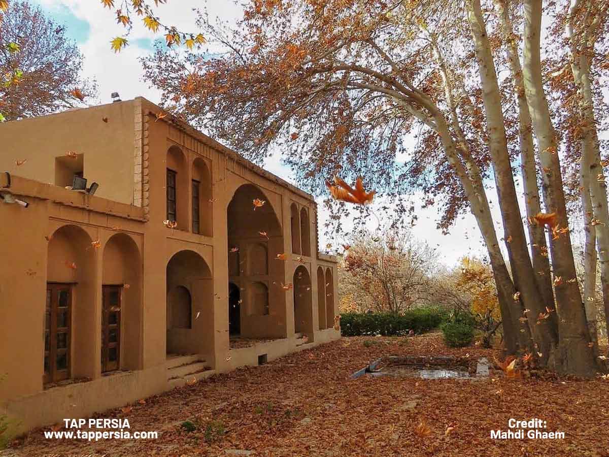 The Persian Gardens in Fall: A Blend of Beauty and History | TAPPersia